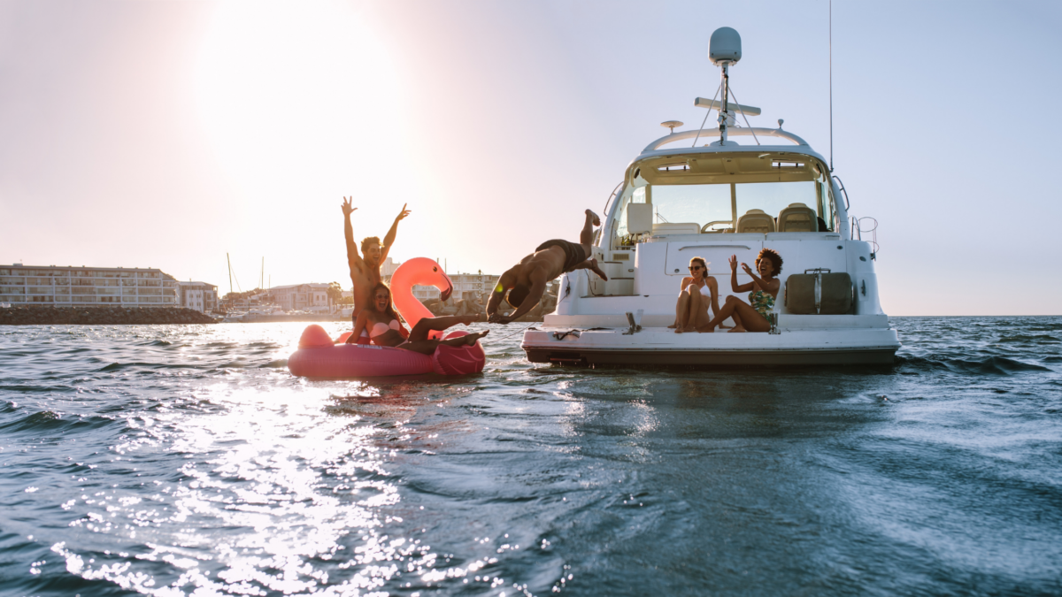 Discover the Best Summer Boats for Fun on the Water | Carefree Boats